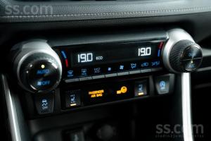 Pelēks Toyota RAV4 2021 Rīga, ar dzinēja tilpumu 2.00 L un nobraukumu 82 tūkst. km par 22900 €, foto 19 vietnē AUTOMOTO.COM.LV