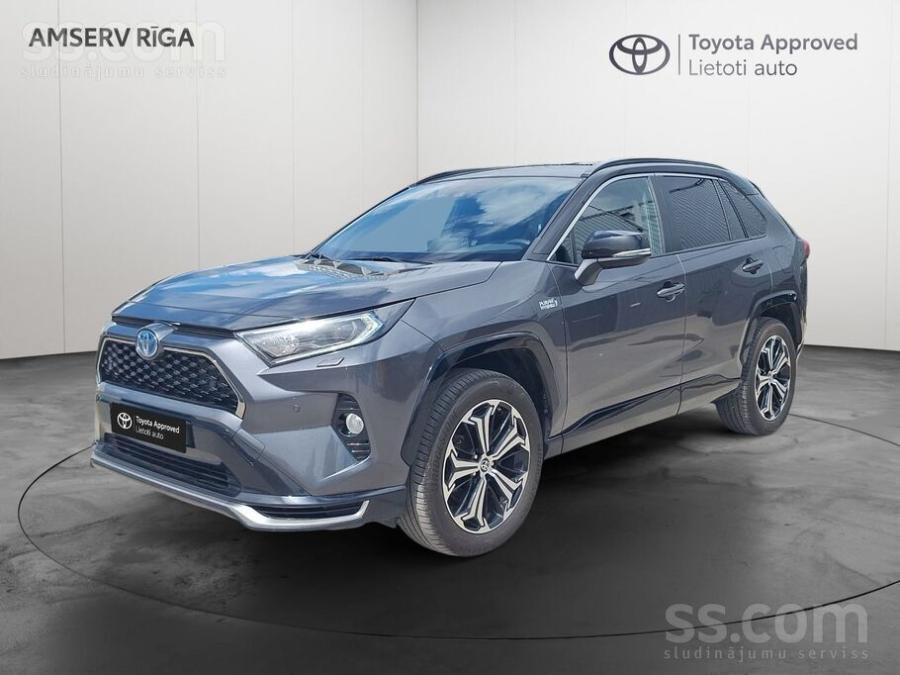Grey Toyota RAV4 2021 in Riga, with an engine capacity of 2.50 L and mileage of 105 thousand km for 33700 €, photo 1 on AUTOMOTO.COM.LV