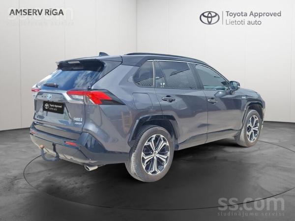Grey Toyota RAV4 2021 in Riga, with an engine capacity of 2.50 L and mileage of 105 thousand km for 33700 €, photo 2 on AUTOMOTO.COM.LV