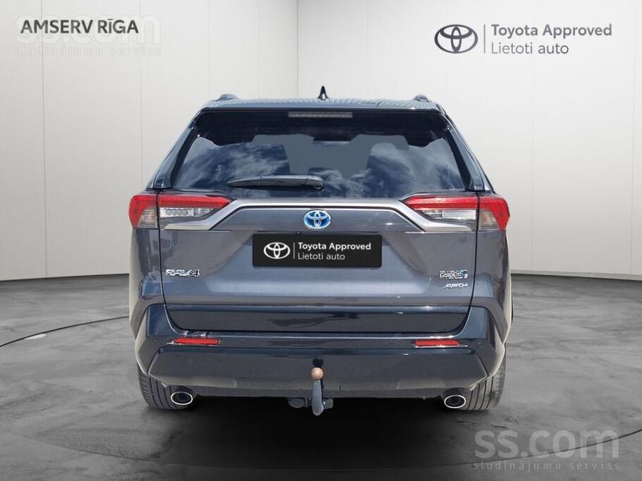 Grey Toyota RAV4 2021 in Riga, with an engine capacity of 2.50 L and mileage of 105 thousand km for 33700 €, photo 7 on AUTOMOTO.COM.LV