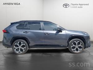 Grey Toyota RAV4 2021 in Riga, with an engine capacity of 2.50 L and mileage of 105 thousand km for 33700 €, photo 8 on AUTOMOTO.COM.LV