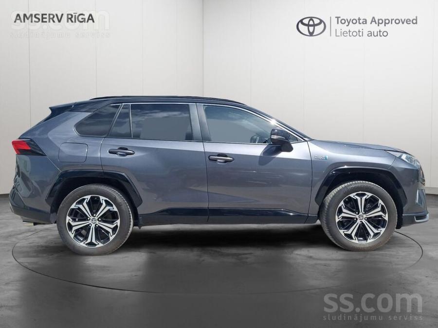 Grey Toyota RAV4 2021 in Riga, with an engine capacity of 2.50 L and mileage of 105 thousand km for 33700 €, photo 8 on AUTOMOTO.COM.LV