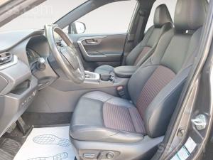 Grey Toyota RAV4 2021 in Riga, with an engine capacity of 2.50 L and mileage of 105 thousand km for 33700 €, photo 11 on AUTOMOTO.COM.LV