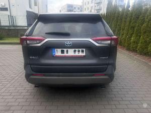 Grey Toyota RAV4 2021 in Vilnius, with an engine capacity of 2.49 L and mileage of 111 thousand km for 25500 €, photo 7 on AUTOMOTO.COM.LV