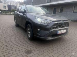 Grey Toyota RAV4 2021 in Vilnius, with an engine capacity of 2.49 L and mileage of 111 thousand km for 25500 €, photo 8 on AUTOMOTO.COM.LV