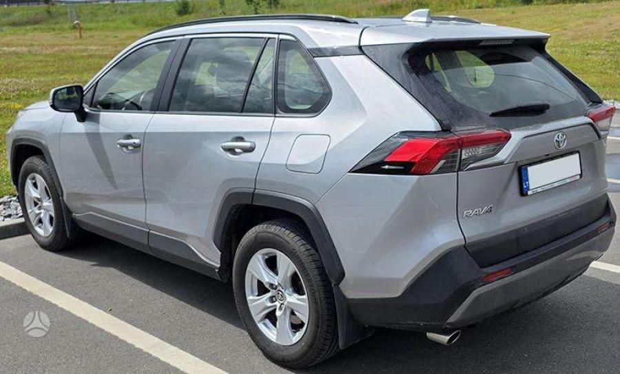 Grey Toyota RAV4 2021 in Vilnius, with an engine capacity of 1.99 L and mileage of 49 thousand km for 25200 €, photo 5 on AUTOMOTO.COM.LV
