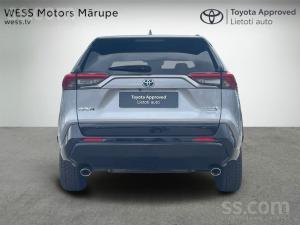 Grey Toyota RAV4 2021 in Riga, with an engine capacity of 2.50 L and mileage of 92 thousand km for 38590 €, photo 5 on AUTOMOTO.COM.LV
