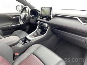 Grey Toyota RAV4 2021 in Riga, with an engine capacity of 2.50 L and mileage of 92 thousand km for 38590 €, photo 7 on AUTOMOTO.COM.LV