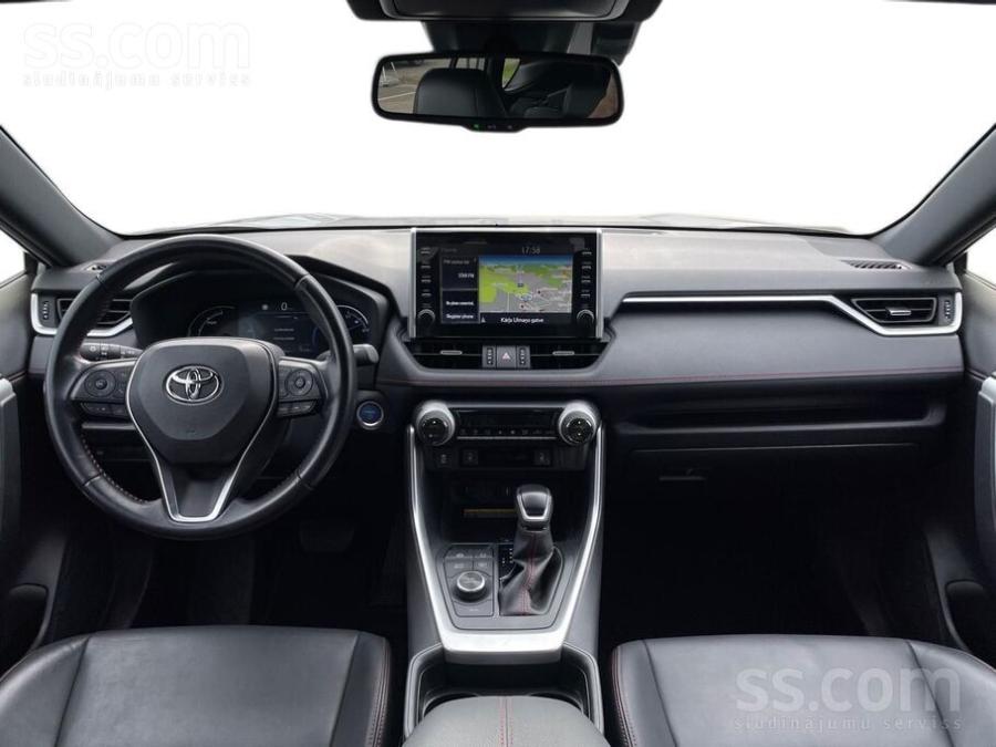 Grey Toyota RAV4 2021 in Riga, with an engine capacity of 2.50 L and mileage of 92 thousand km for 38590 €, photo 9 on AUTOMOTO.COM.LV