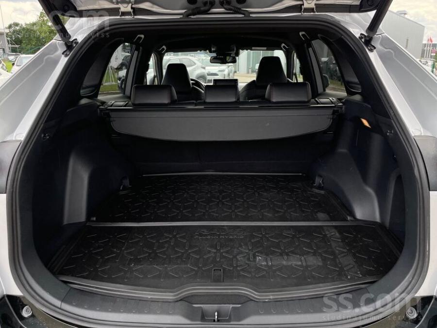 Grey Toyota RAV4 2021 in Riga, with an engine capacity of 2.50 L and mileage of 92 thousand km for 38590 €, photo 11 on AUTOMOTO.COM.LV