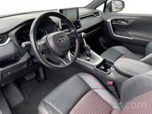 Grey Toyota RAV4 2021 in Riga, with an engine capacity of 2.50 L and mileage of 92 thousand km for 38590 €, photo 12 on AUTOMOTO.COM.LV