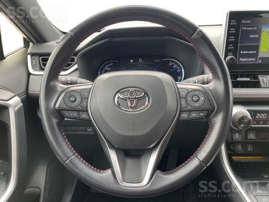 Grey Toyota RAV4 2021 in Riga, with an engine capacity of 2.50 L and mileage of 92 thousand km for 38590 €, photo 13 on AUTOMOTO.COM.LV