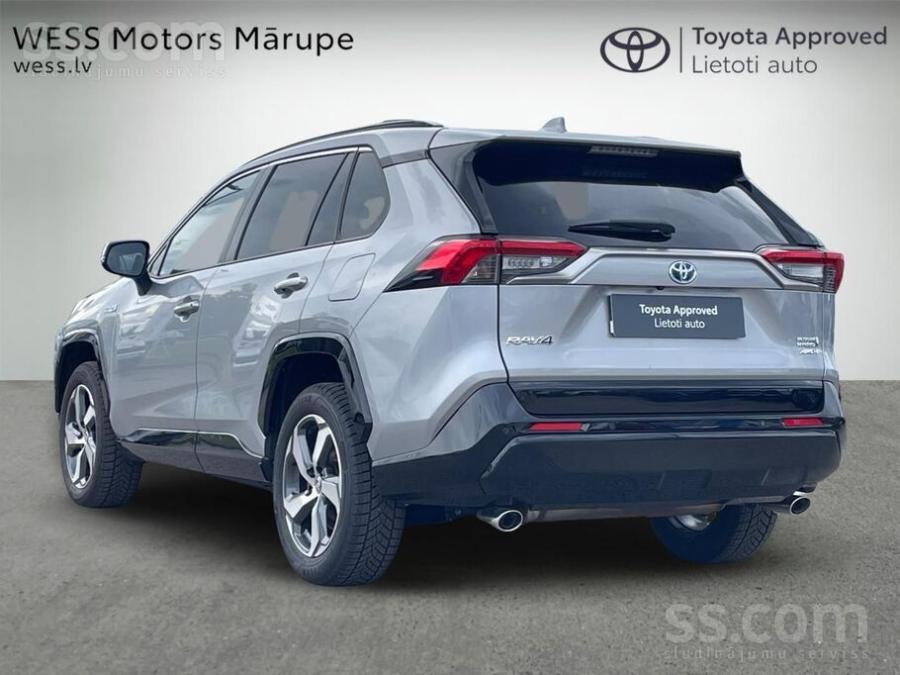 Grey Toyota RAV4 2021 in Riga, with an engine capacity of 2.50 L and mileage of 92 thousand km for 38590 €, photo 18 on AUTOMOTO.COM.LV