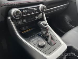 Grey Toyota RAV4 2021 in Riga, with an engine capacity of 2.50 L and mileage of 92 thousand km for 38590 €, photo 21 on AUTOMOTO.COM.LV
