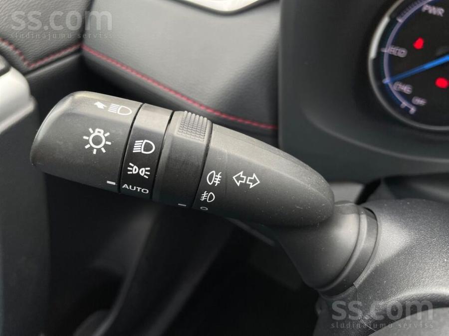 Grey Toyota RAV4 2021 in Riga, with an engine capacity of 2.50 L and mileage of 92 thousand km for 38590 €, photo 24 on AUTOMOTO.COM.LV