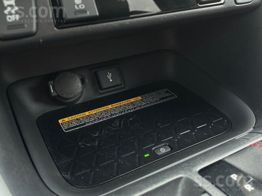 Grey Toyota RAV4 2021 in Riga, with an engine capacity of 2.50 L and mileage of 92 thousand km for 38590 €, photo 29 on AUTOMOTO.COM.LV