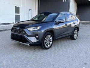 Grey Toyota RAV4 2021 in Vilnius, with an engine capacity of 2.49 L and mileage of 220 thousand km for 26700 €, photo  on AUTOMOTO.COM.LV