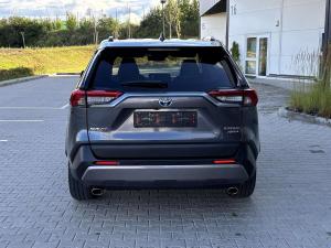 Pelēks Toyota RAV4 2021 Viļņa, ar dzinēja tilpumu 2.49 L un nobraukumu 220 tūkst. km par 26700 €, foto 5 vietnē AUTOMOTO.COM.LV