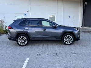 Pelēks Toyota RAV4 2021 Viļņa, ar dzinēja tilpumu 2.49 L un nobraukumu 220 tūkst. km par 26700 €, foto 7 vietnē AUTOMOTO.COM.LV
