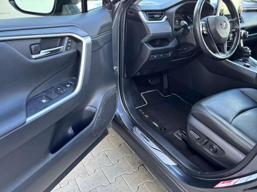 Pelēks Toyota RAV4 2021 Viļņa, ar dzinēja tilpumu 2.49 L un nobraukumu 220 tūkst. km par 26700 €, foto 12 vietnē AUTOMOTO.COM.LV