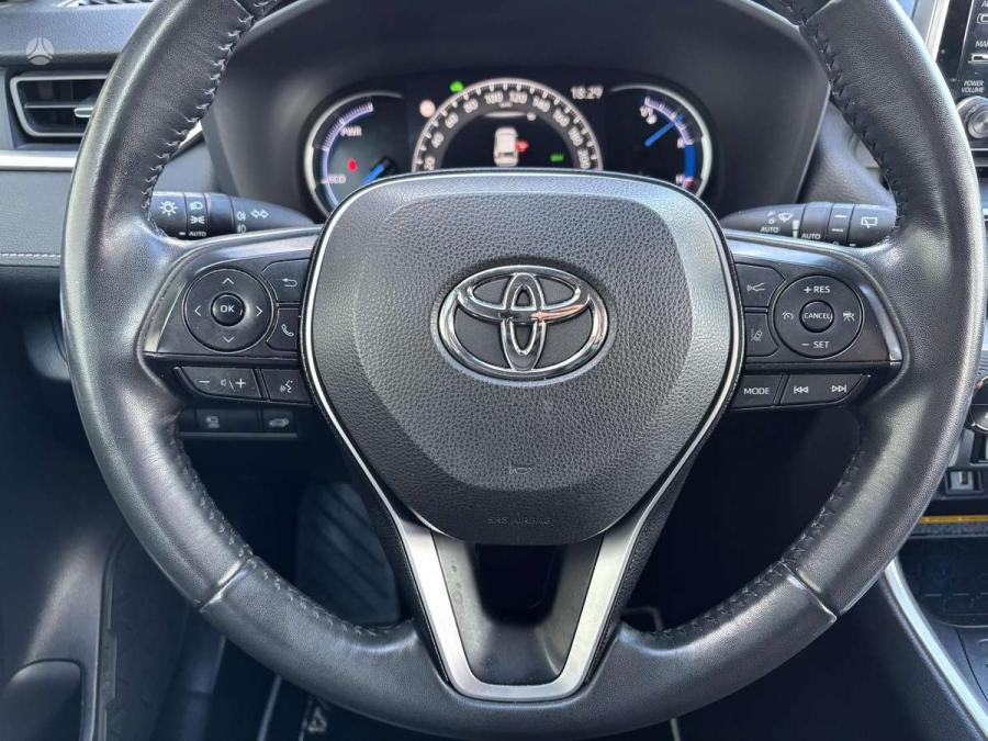 Pelēks Toyota RAV4 2021 Viļņa, ar dzinēja tilpumu 2.49 L un nobraukumu 220 tūkst. km par 26700 €, foto 14 vietnē AUTOMOTO.COM.LV