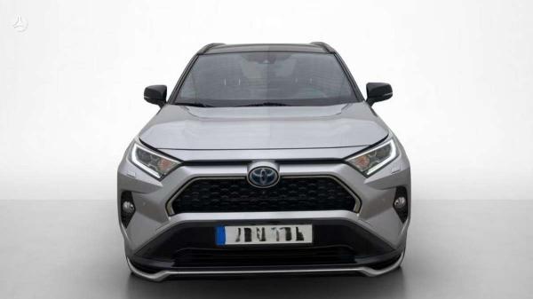 Pelēks Toyota RAV4 2021 Viļņa, ar dzinēja tilpumu 2.49 L un nobraukumu 132 tūkst. km par 33000 €, foto 2 vietnē AUTOMOTO.COM.LV