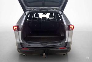 Pelēks Toyota RAV4 2021 Viļņa, ar dzinēja tilpumu 2.49 L un nobraukumu 132 tūkst. km par 33000 €, foto 8 vietnē AUTOMOTO.COM.LV