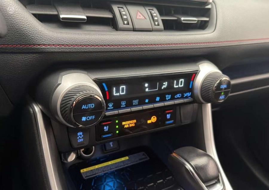 Pelēks Toyota RAV4 2021 Viļņa, ar dzinēja tilpumu 2.49 L un nobraukumu 132 tūkst. km par 33000 €, foto 22 vietnē AUTOMOTO.COM.LV
