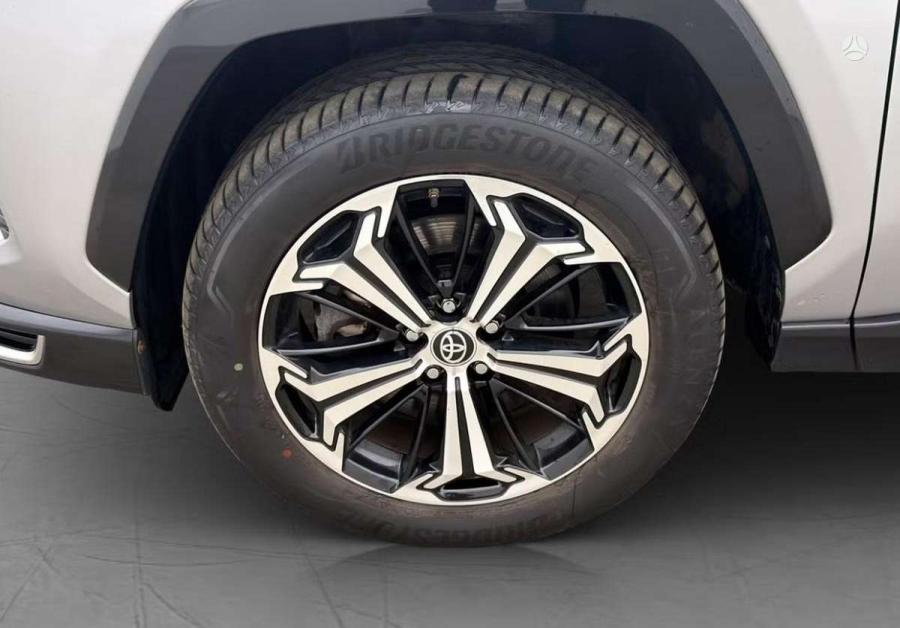 Pelēks Toyota RAV4 2021 Viļņa, ar dzinēja tilpumu 2.49 L un nobraukumu 132 tūkst. km par 33000 €, foto 27 vietnē AUTOMOTO.COM.LV