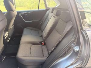 Pelēks Toyota RAV4 2021 Viļņa, ar dzinēja tilpumu 2.49 L un nobraukumu 117 tūkst. km par 26950 €, foto 16 vietnē AUTOMOTO.COM.LV