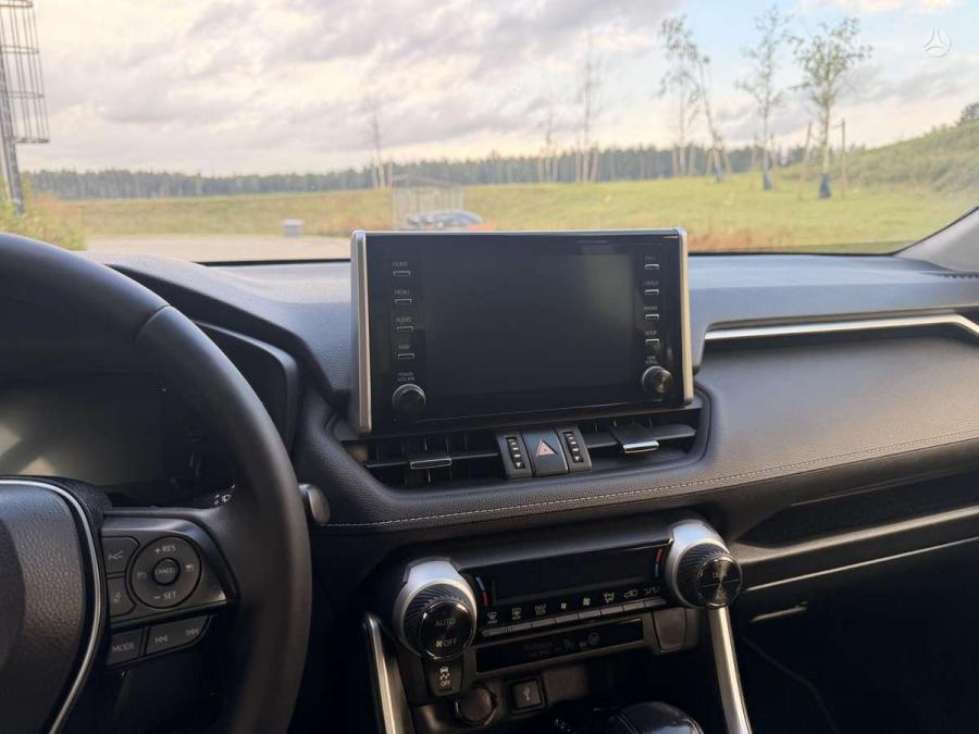 Pelēks Toyota RAV4 2021 Viļņa, ar dzinēja tilpumu 2.49 L un nobraukumu 117 tūkst. km par 26950 €, foto 20 vietnē AUTOMOTO.COM.LV
