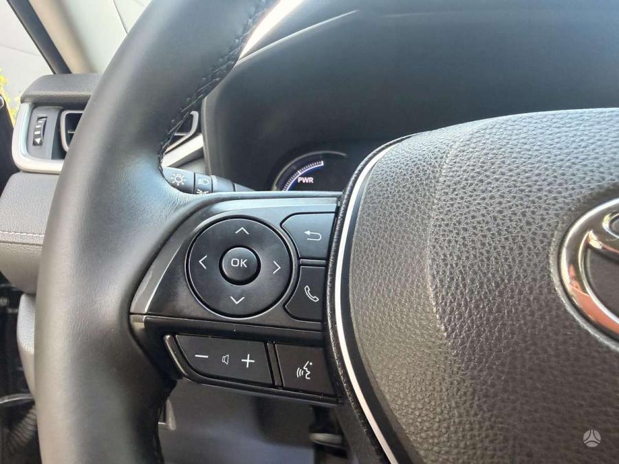 Pelēks Toyota RAV4 2021 Viļņa, ar dzinēja tilpumu 2.49 L un nobraukumu 117 tūkst. km par 26950 €, foto 34 vietnē AUTOMOTO.COM.LV