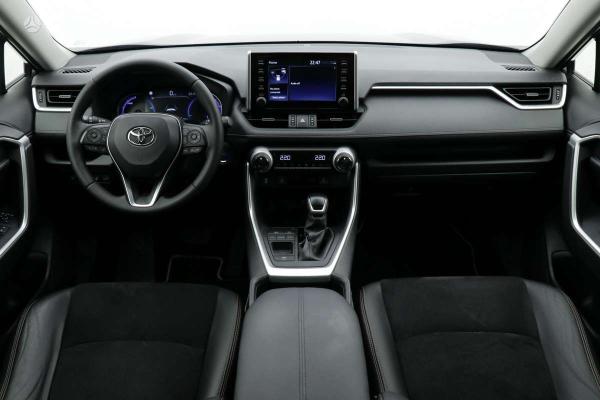 Grey Toyota RAV4 2021 in Vilnius, with an engine capacity of 2.49 L and mileage of 114 thousand km for 30900 €, photo 7 on AUTOMOTO.COM.LV