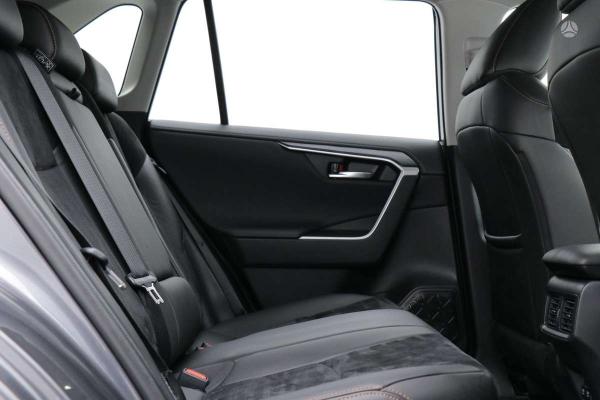 Grey Toyota RAV4 2021 in Vilnius, with an engine capacity of 2.49 L and mileage of 114 thousand km for 30900 €, photo 10 on AUTOMOTO.COM.LV
