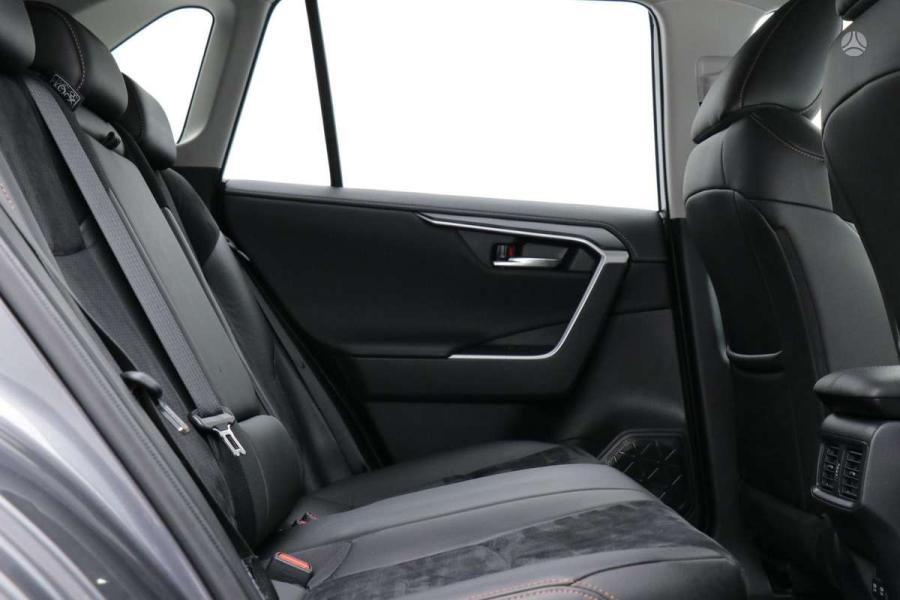 Pelēks Toyota RAV4 2021 Viļņa, ar dzinēja tilpumu 2.49 L un nobraukumu 114 tūkst. km par 30900 €, foto 11 vietnē AUTOMOTO.COM.LV