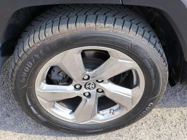 Grey Toyota RAV4 2021 in Siauliai, with an engine capacity of 2.50 L and mileage of 155 thousand km for 22400 €, photo 10 on AUTOMOTO.COM.LV