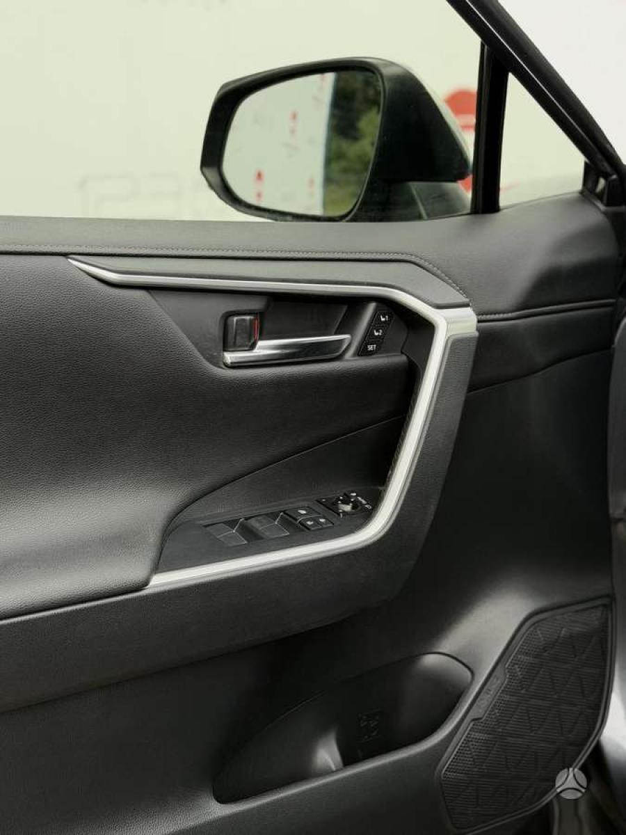 Pelēks Toyota RAV4 2021 Tauragė, ar dzinēja tilpumu 2.49 L un nobraukumu 233 tūkst. km par 21600 €, foto 33 vietnē AUTOMOTO.COM.LV