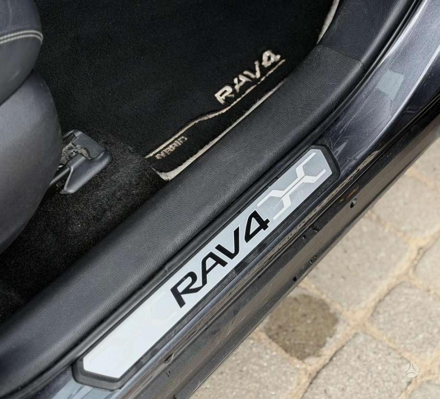 Pelēks Toyota RAV4 2021 Tauragė, ar dzinēja tilpumu 2.49 L un nobraukumu 233 tūkst. km par 21600 €, foto 37 vietnē AUTOMOTO.COM.LV