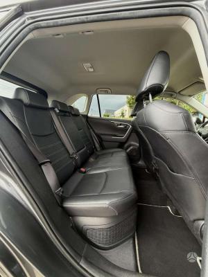 Pelēks Toyota RAV4 2021 Tauragė, ar dzinēja tilpumu 2.49 L un nobraukumu 233 tūkst. km par 21600 €, foto 39 vietnē AUTOMOTO.COM.LV