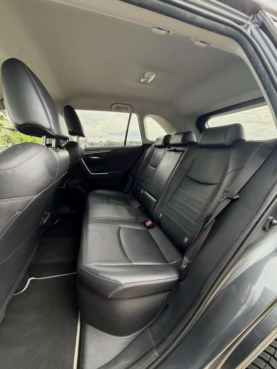 Pelēks Toyota RAV4 2021 Tauragė, ar dzinēja tilpumu 2.49 L un nobraukumu 233 tūkst. km par 21600 €, foto 40 vietnē AUTOMOTO.COM.LV