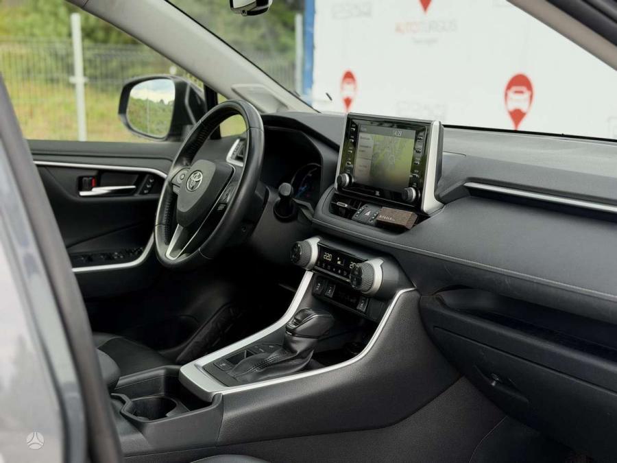 Pelēks Toyota RAV4 2021 Tauragė, ar dzinēja tilpumu 2.49 L un nobraukumu 233 tūkst. km par 21600 €, foto 44 vietnē AUTOMOTO.COM.LV