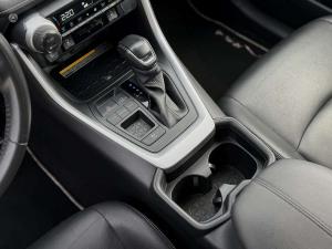 Pelēks Toyota RAV4 2021 Tauragė, ar dzinēja tilpumu 2.49 L un nobraukumu 233 tūkst. km par 21600 €, foto 48 vietnē AUTOMOTO.COM.LV