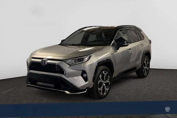 Grey Toyota RAV4 2021 in Vilnius, with an engine capacity of 2.49 L and mileage of 115 thousand km for 34000 €, photo 1 on AUTOMOTO.COM.LV