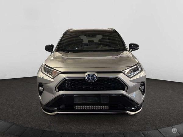 Grey Toyota RAV4 2021 in Vilnius, with an engine capacity of 2.49 L and mileage of 115 thousand km for 34000 €, photo 2 on AUTOMOTO.COM.LV