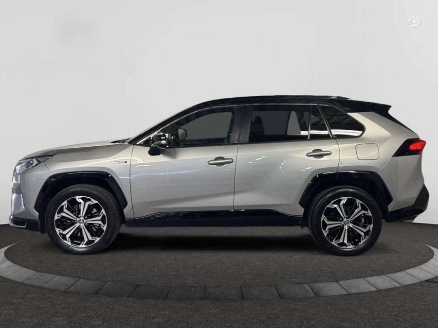 Grey Toyota RAV4 2021 in Vilnius, with an engine capacity of 2.49 L and mileage of 115 thousand km for 34000 €, photo 4 on AUTOMOTO.COM.LV