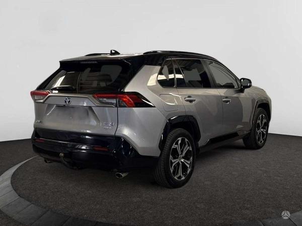 Grey Toyota RAV4 2021 in Vilnius, with an engine capacity of 2.49 L and mileage of 115 thousand km for 34000 €, photo 5 on AUTOMOTO.COM.LV
