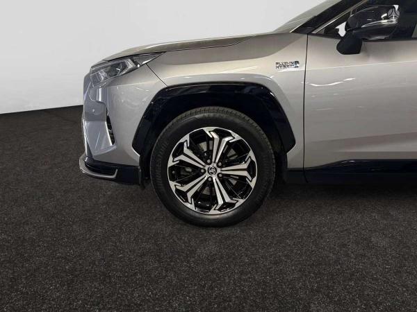 Grey Toyota RAV4 2021 in Vilnius, with an engine capacity of 2.49 L and mileage of 115 thousand km for 34000 €, photo 7 on AUTOMOTO.COM.LV