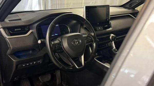 Grey Toyota RAV4 2021 in Vilnius, with an engine capacity of 2.49 L and mileage of 115 thousand km for 34000 €, photo 10 on AUTOMOTO.COM.LV