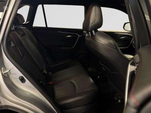 Grey Toyota RAV4 2021 in Vilnius, with an engine capacity of 2.49 L and mileage of 115 thousand km for 34000 €, photo 17 on AUTOMOTO.COM.LV