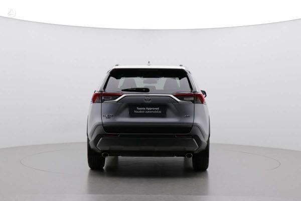 Grey Toyota RAV4 2021 in Vilnius, with an engine capacity of 1.99 L and mileage of 108 thousand km for 26900 €, photo 5 on AUTOMOTO.COM.LV